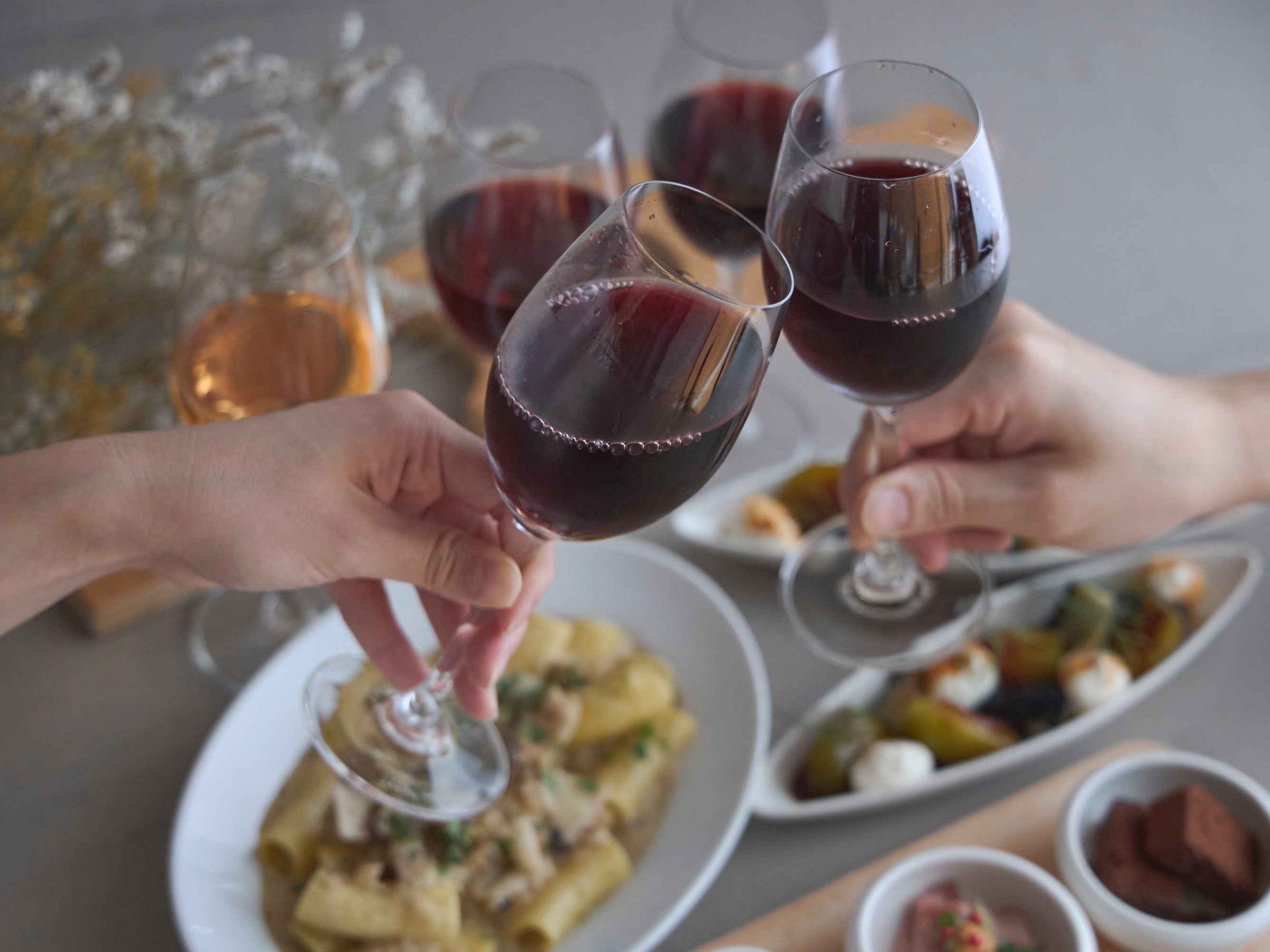 11/21〜｜『ディプント』でボジョレーヌーヴォー解禁！3種飲み比べやペアリングで新酒ワインを堪能 | favy[ファビー]