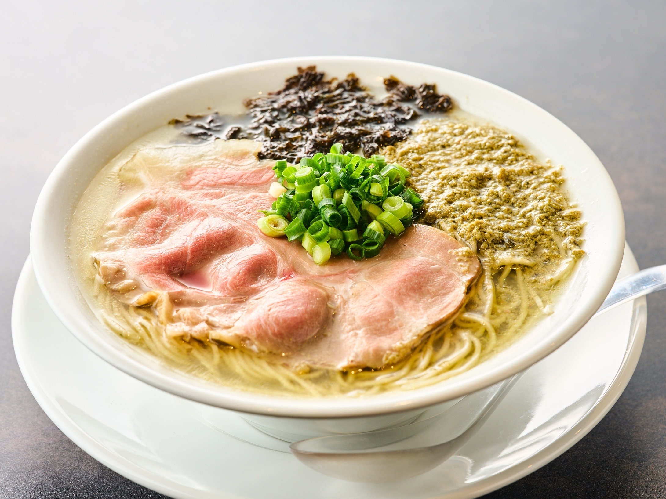 中野坂上で人気の『むかん』が池袋に進出！プレオープンは黄金色に輝く「牡蠣塩ラーメン」が500円に！ | favy[ファビー]