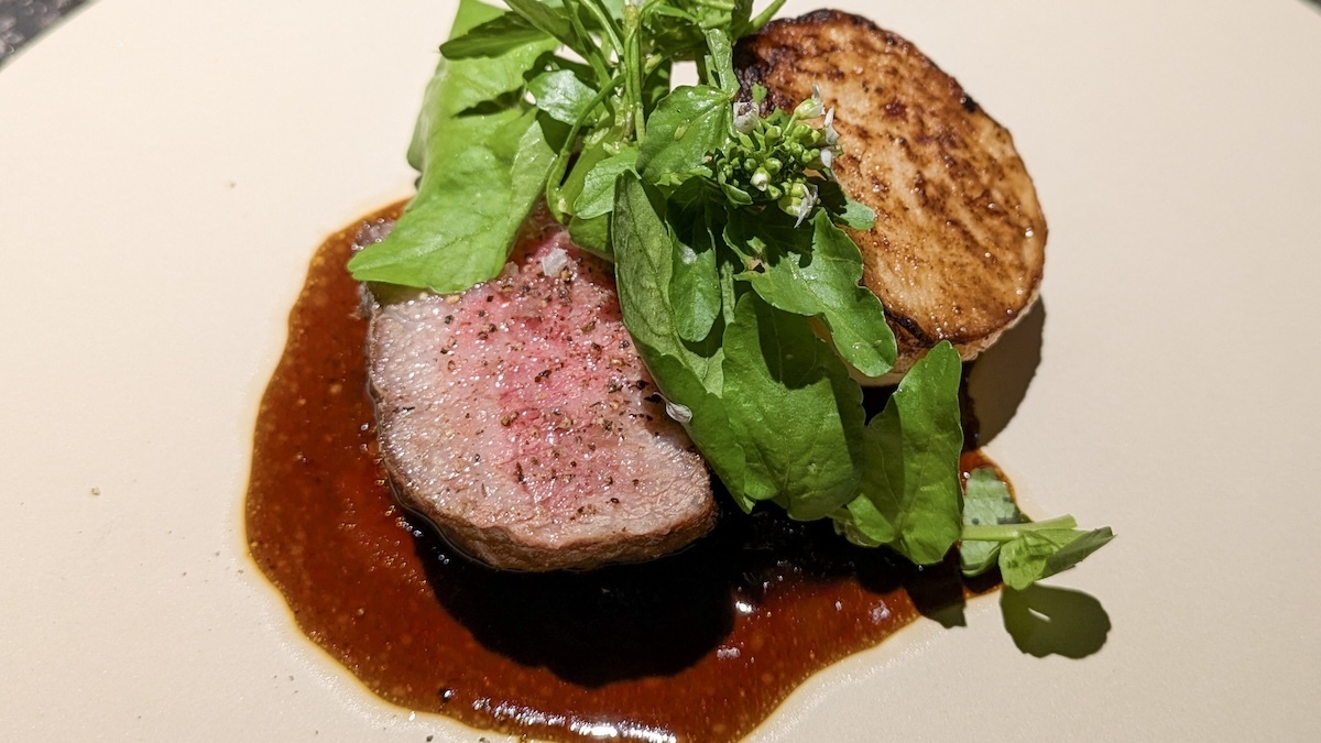 肉に鮨にフレンチ、エスニックまで!?和洋折衷の極上コースを堪能できる汐留『Plus』 | favy[ファビー]